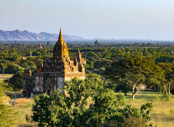 Bagan valley of temples Stock Photos, Royalty Free Bagan valley of ...