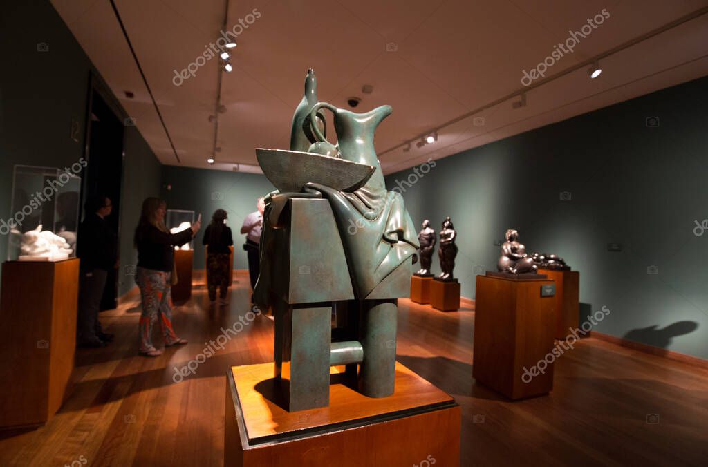BOGOTA, COLOMBIA - 22 DE OCTUBRE DE 2015: Interior del Museo Botero. La ...