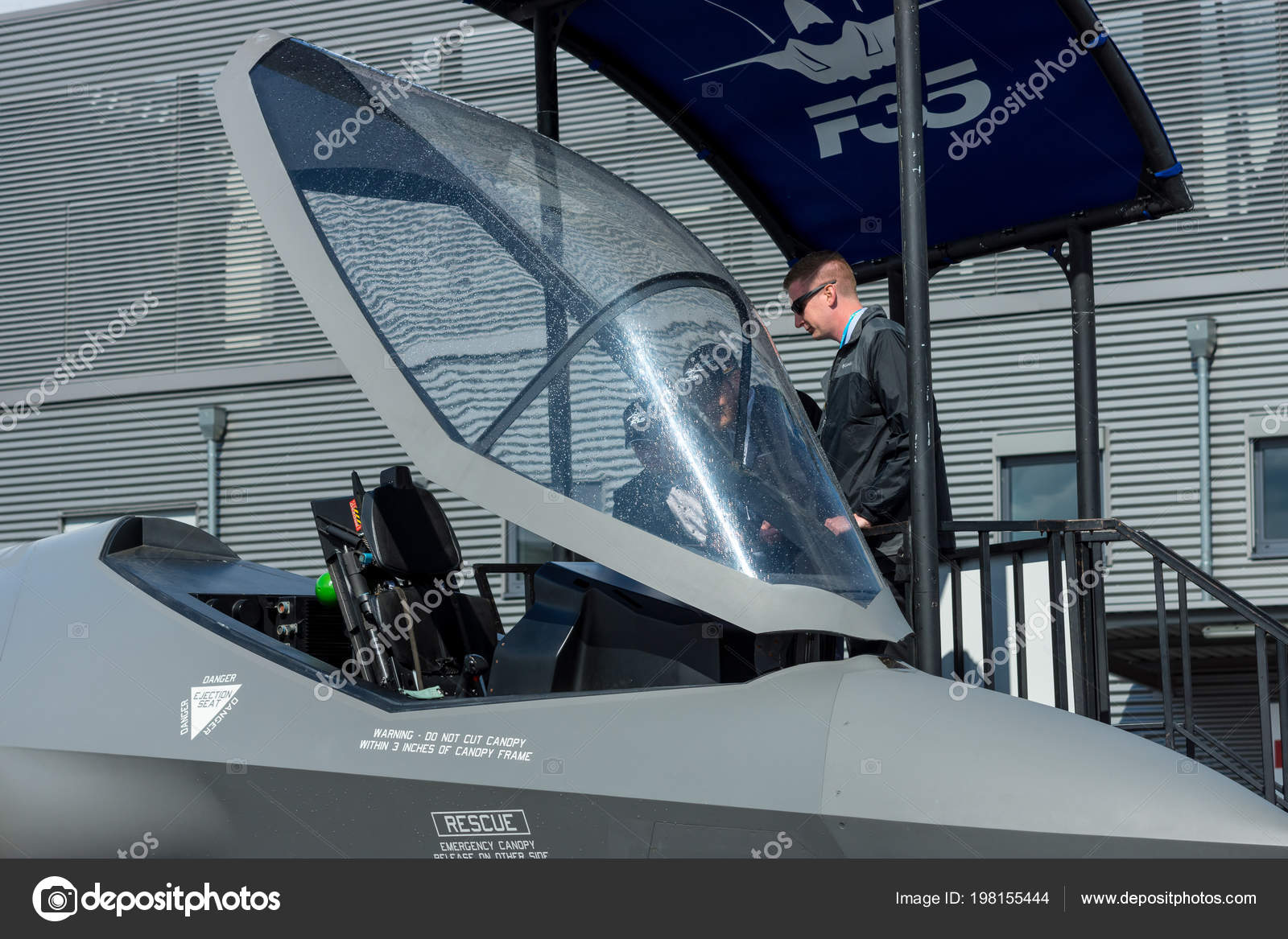 F 35 Lightning Ii Cockpit