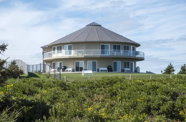 Round house Stock Photos, Royalty Free Round house Images | Depositphotos