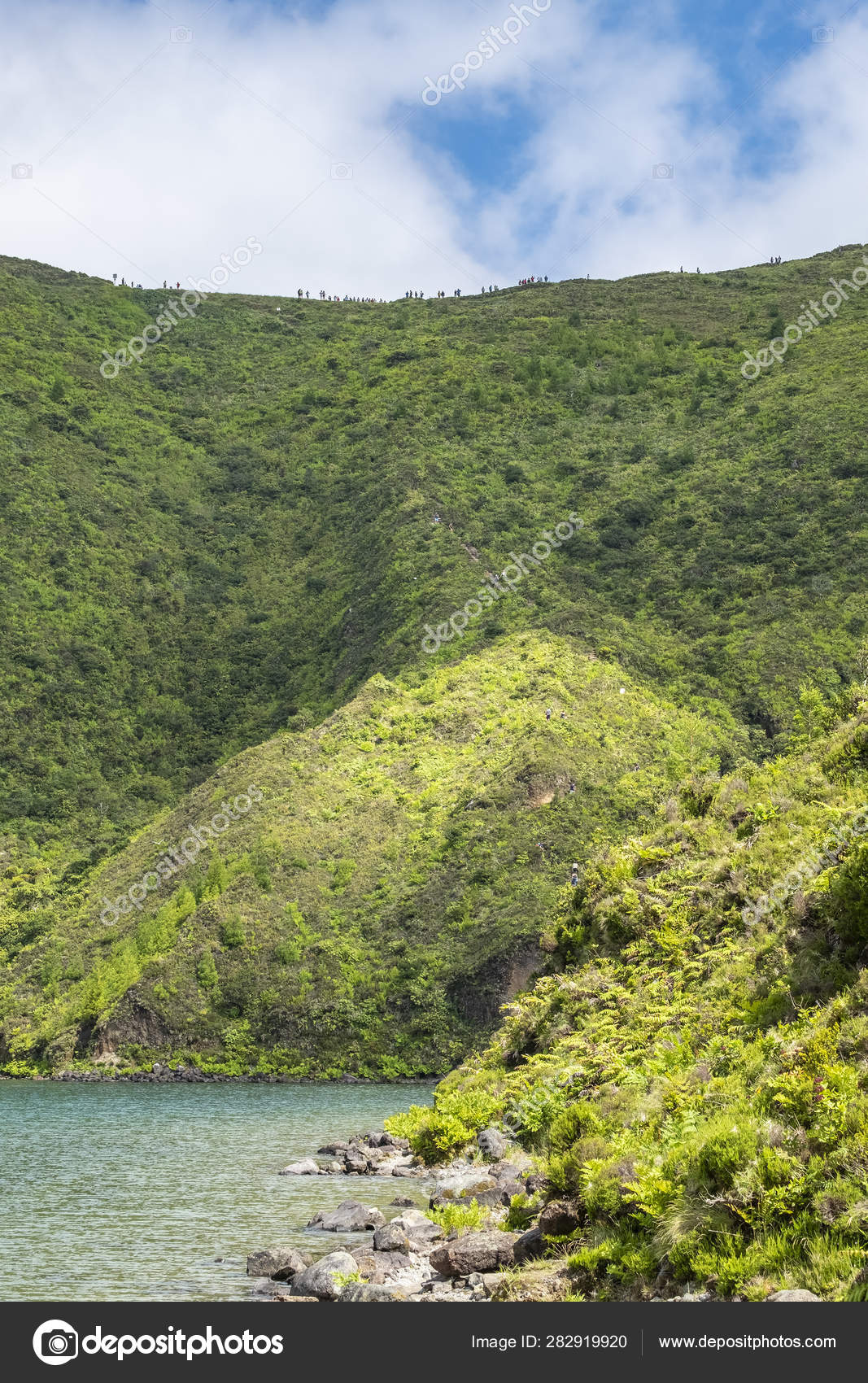 Looking Bottom Lagoa Fogo Lake Fire People Standing Edge Mountain ...