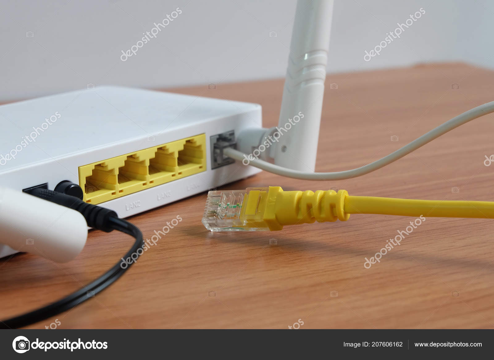 Router Modem Wifi Koneksi Kabel Lan Kabel Pada Lantai Kayu — Stok Foto ...