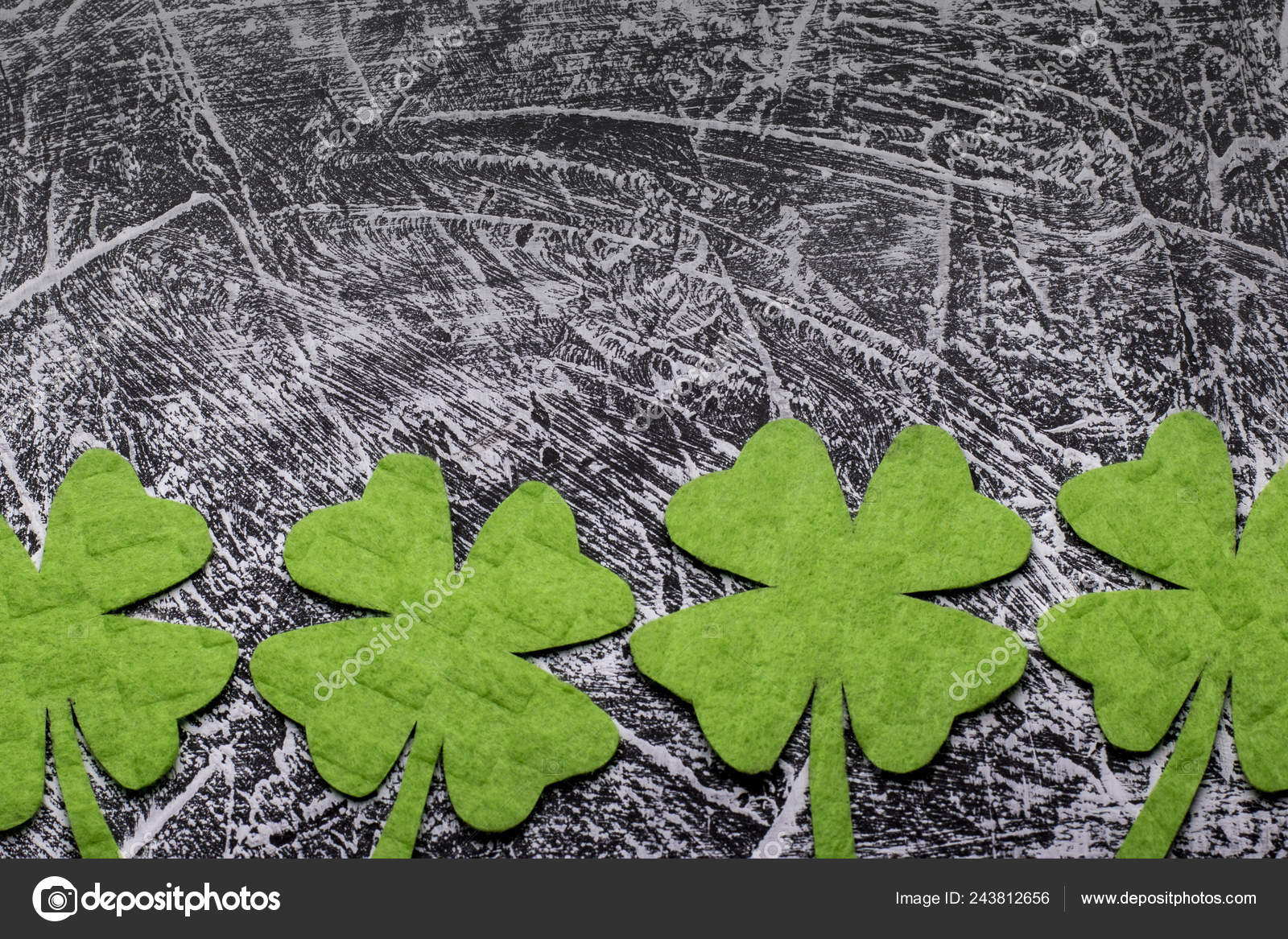 Green Clover Leaf Rustic Background — Stock Photo © JurijPliatsushok ...
