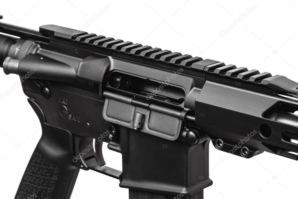 Fusil automático moderno aislado sobre fondo blanco. Armas para la ...