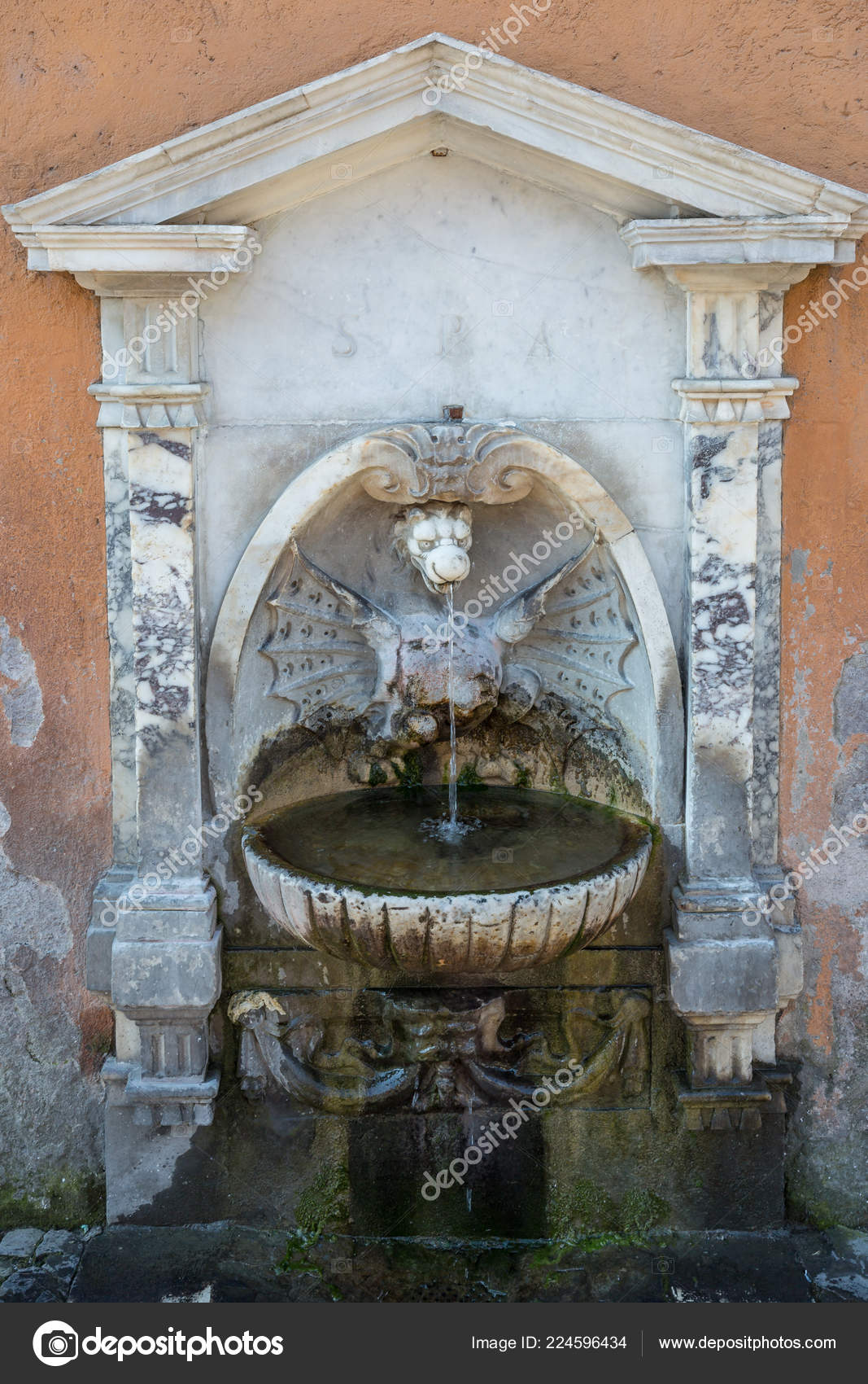 Dragon Head Drinking Water Fountain Rome Italy – Stock Editorial Photo ...