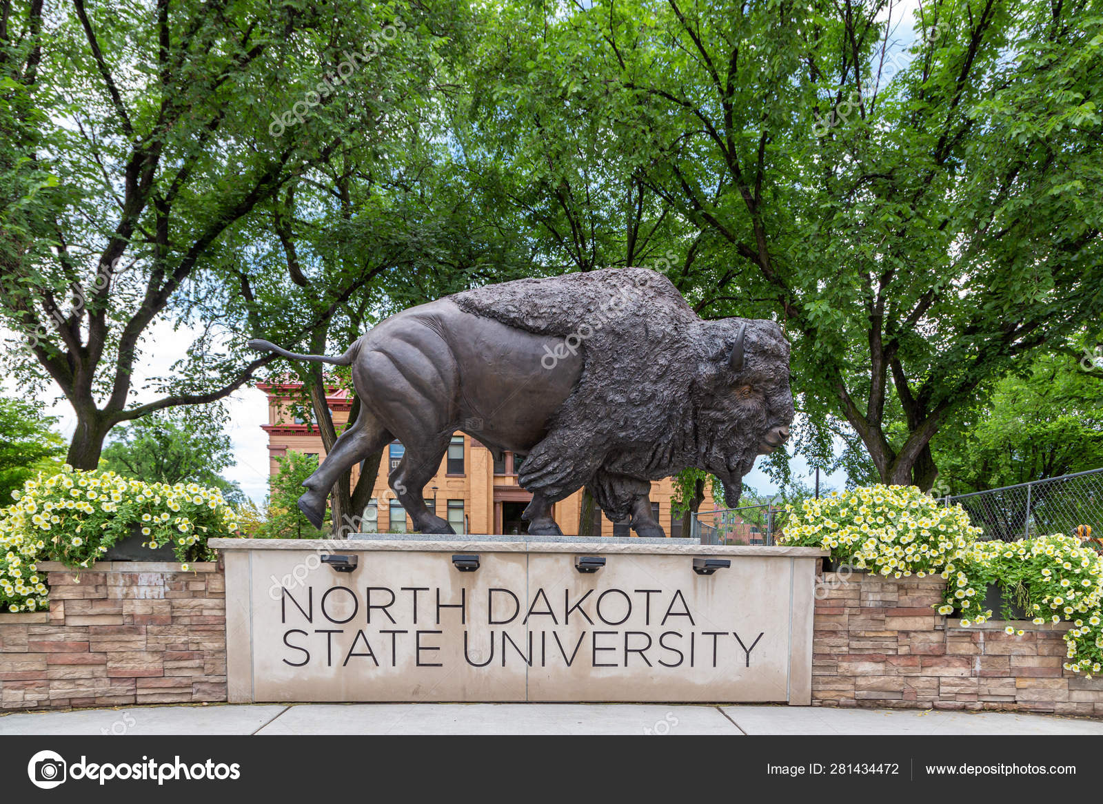 Bison Statue at North Dakota State University – Stock Editorial Photo ...