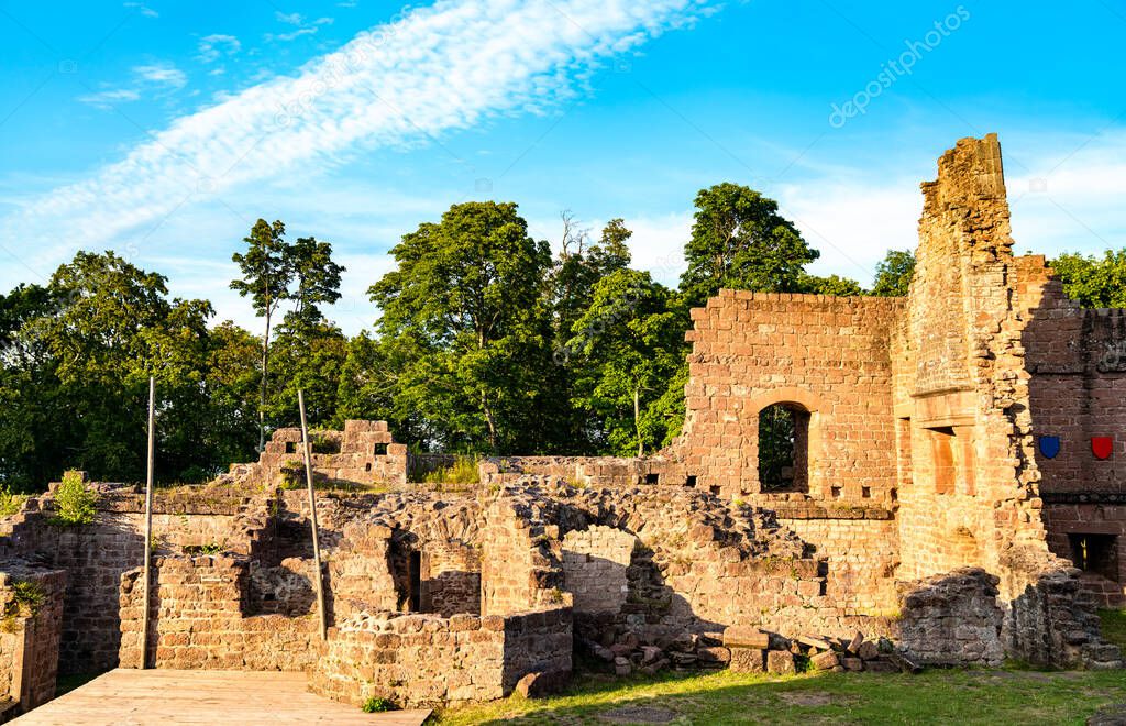 Castillo de Wangenbourg en las montañas de los Vosgos - Bajo Rin ...