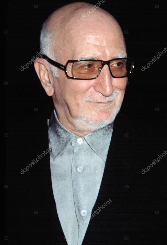 Dominic Chianese en el estreno de THE SOPRANOS, NY 9 / 5 / 2002 2024