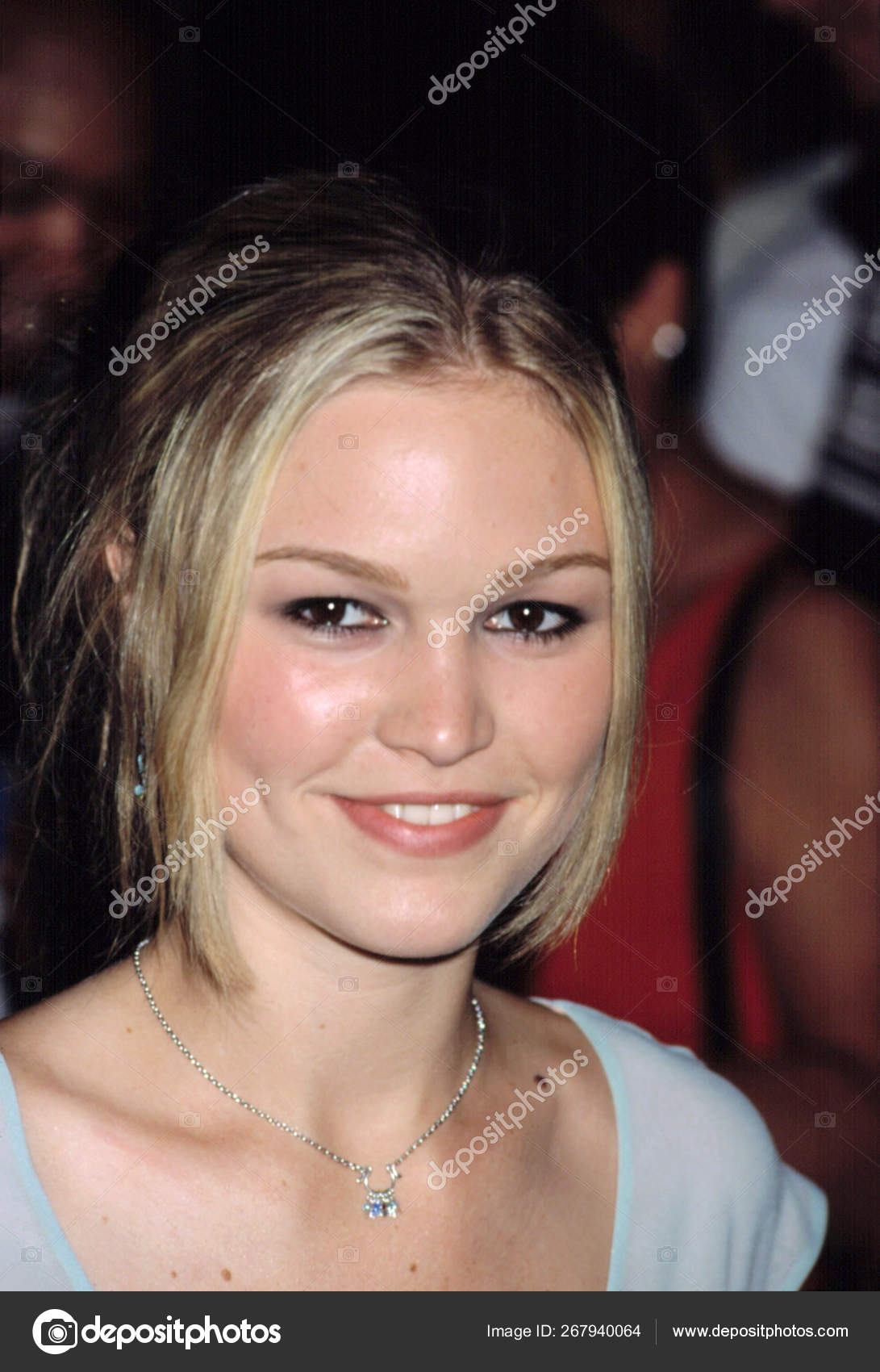 Julia Stiles 2001