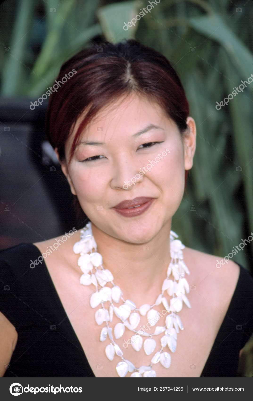 Suchin Pak Premiere Signs 2002 — Stock Editorial Photo © everett225 ...