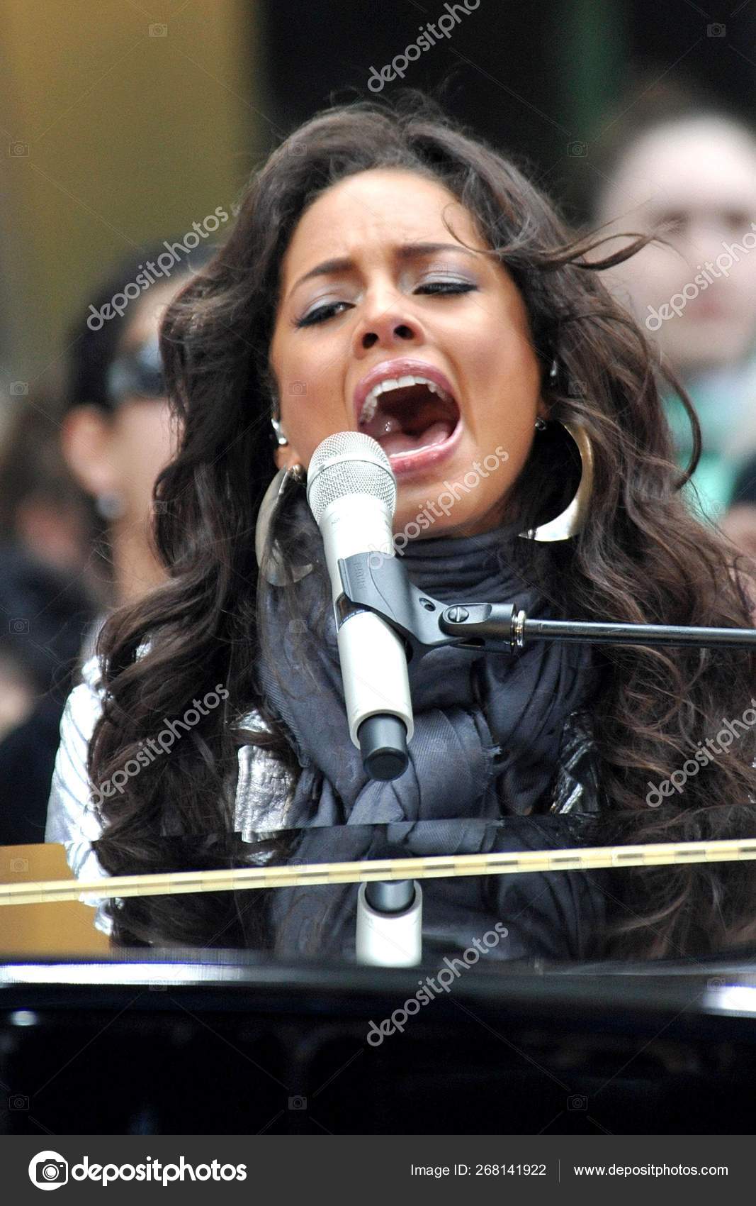Alicia Keys Stage Nbc Today Show Concert Alicia Keys Rockefeller ...