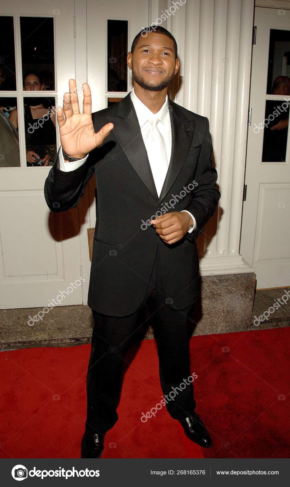 Usher 2006