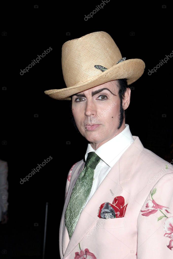 Patrick McDonald a las llegadas para Desvelar la Noche con Dom Perignon ...