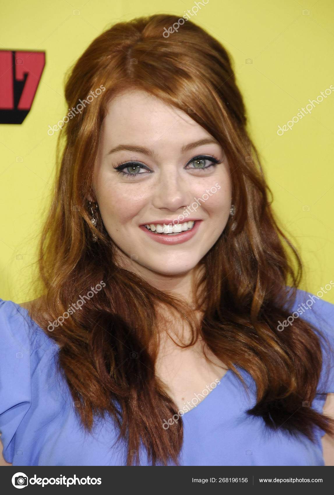 Gruaig Dorcha Auburn Emma Stone
