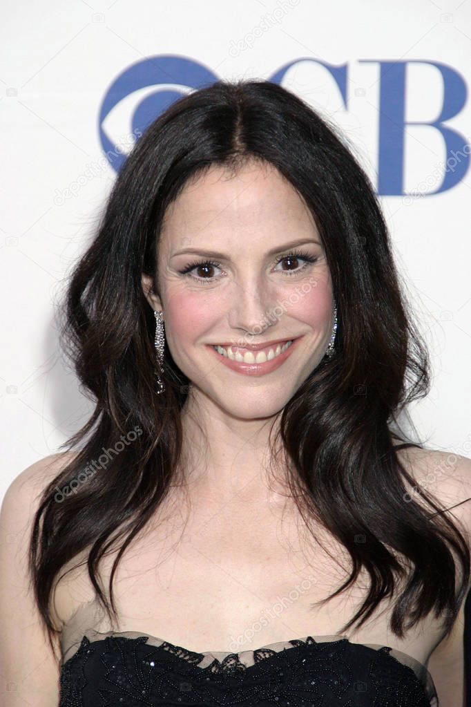 Mary-Louise Parker en las llegadas para American Theatre Wings ...