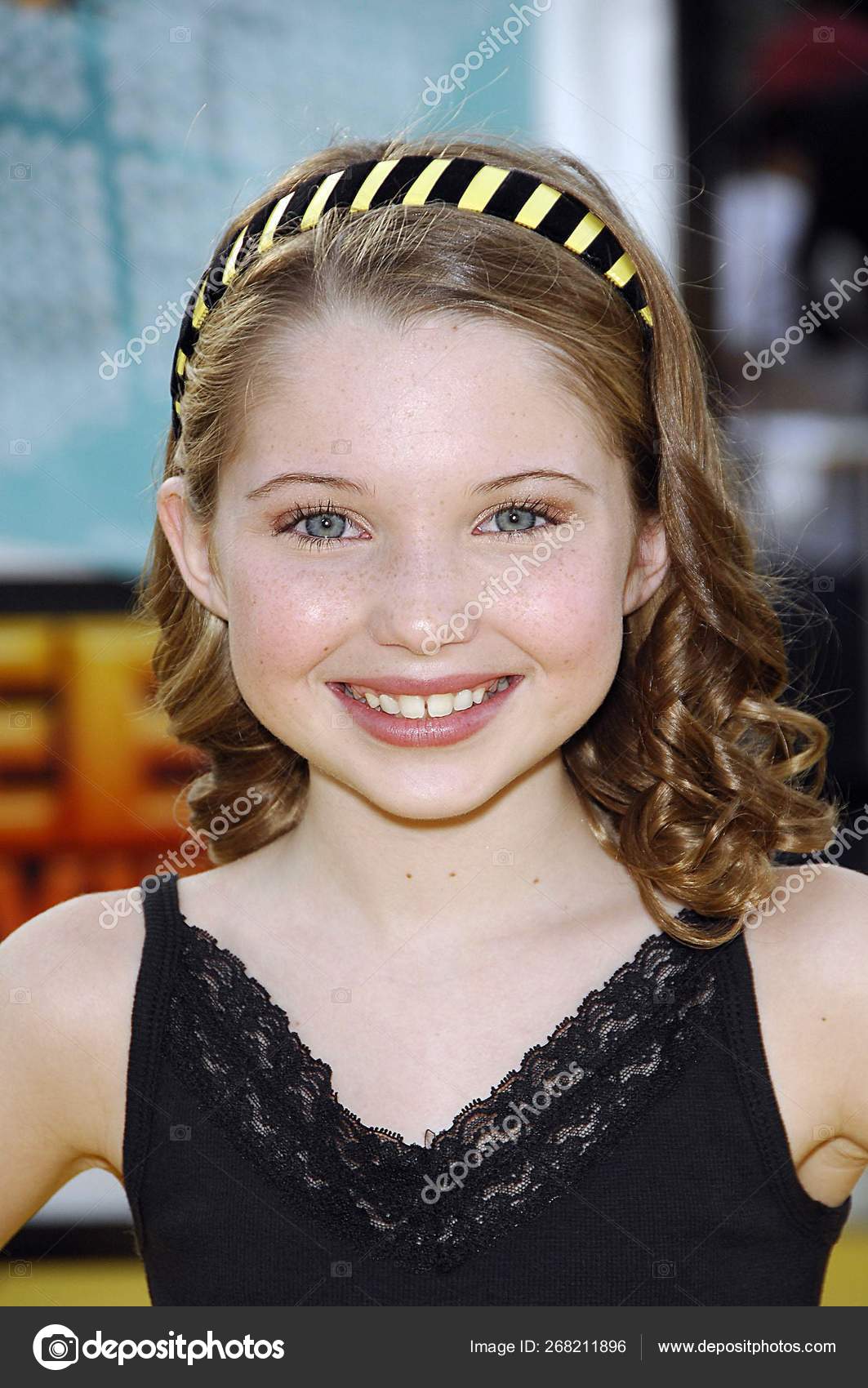 Sammi Hanratty Arrivals Bee Movie Los Angeles Premiere Mann's Village ...