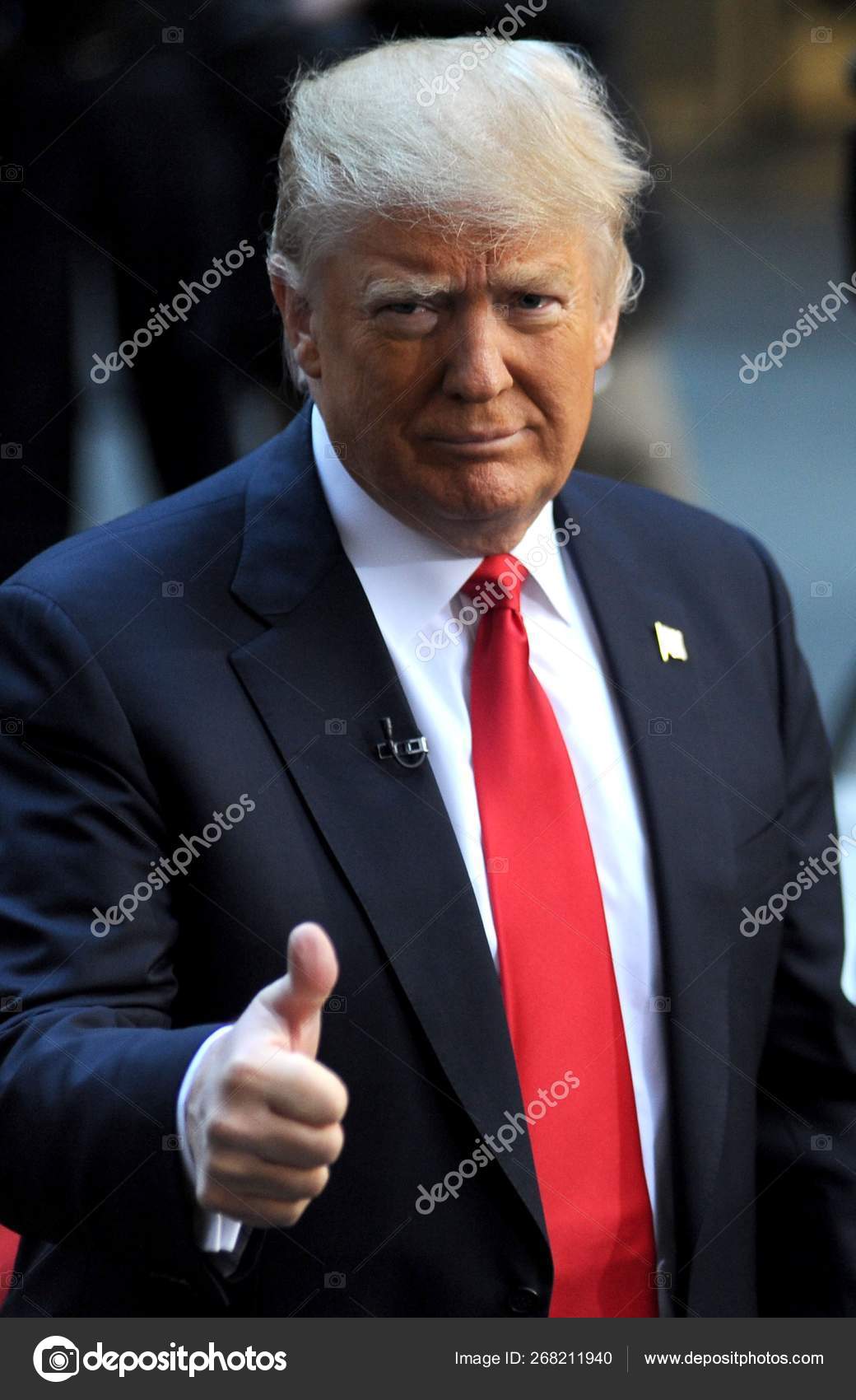 Donald Trump Attendance Donald Trump Town Hall Nbc Today Show — Stock ...