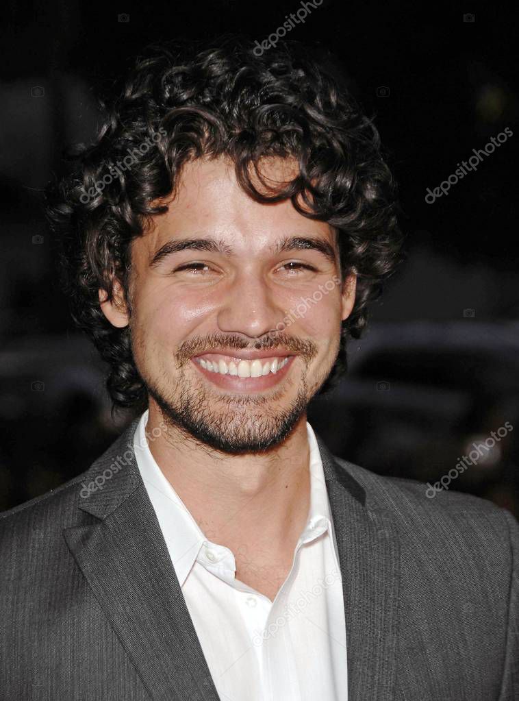 Steven Strait a las llegadas a Los Ángeles Estreno de STOP-LOSS, DGA ...