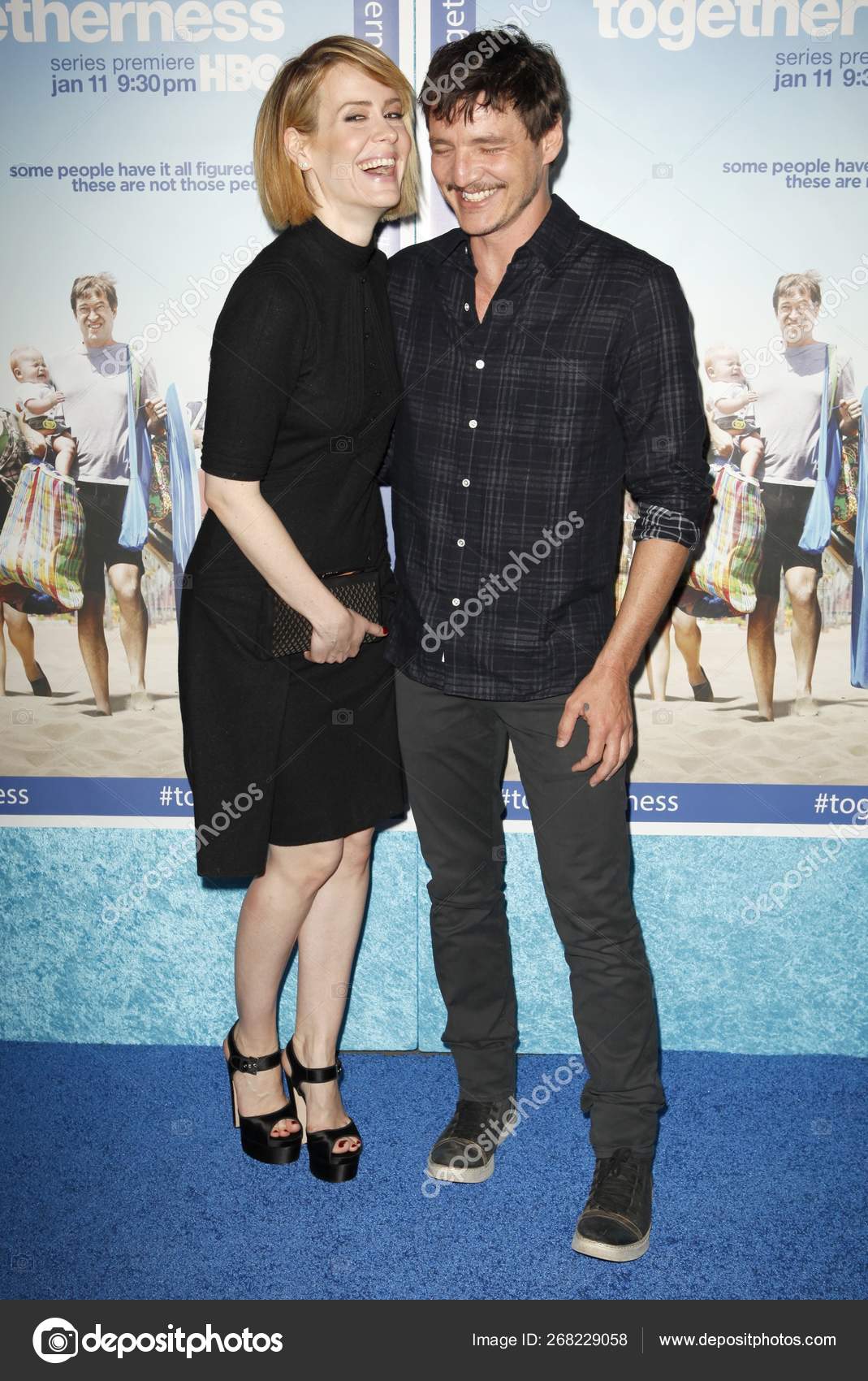 Sarah Paulson Pedro Pascal Aux Arrivées Pour Togetherness Première Sur ...