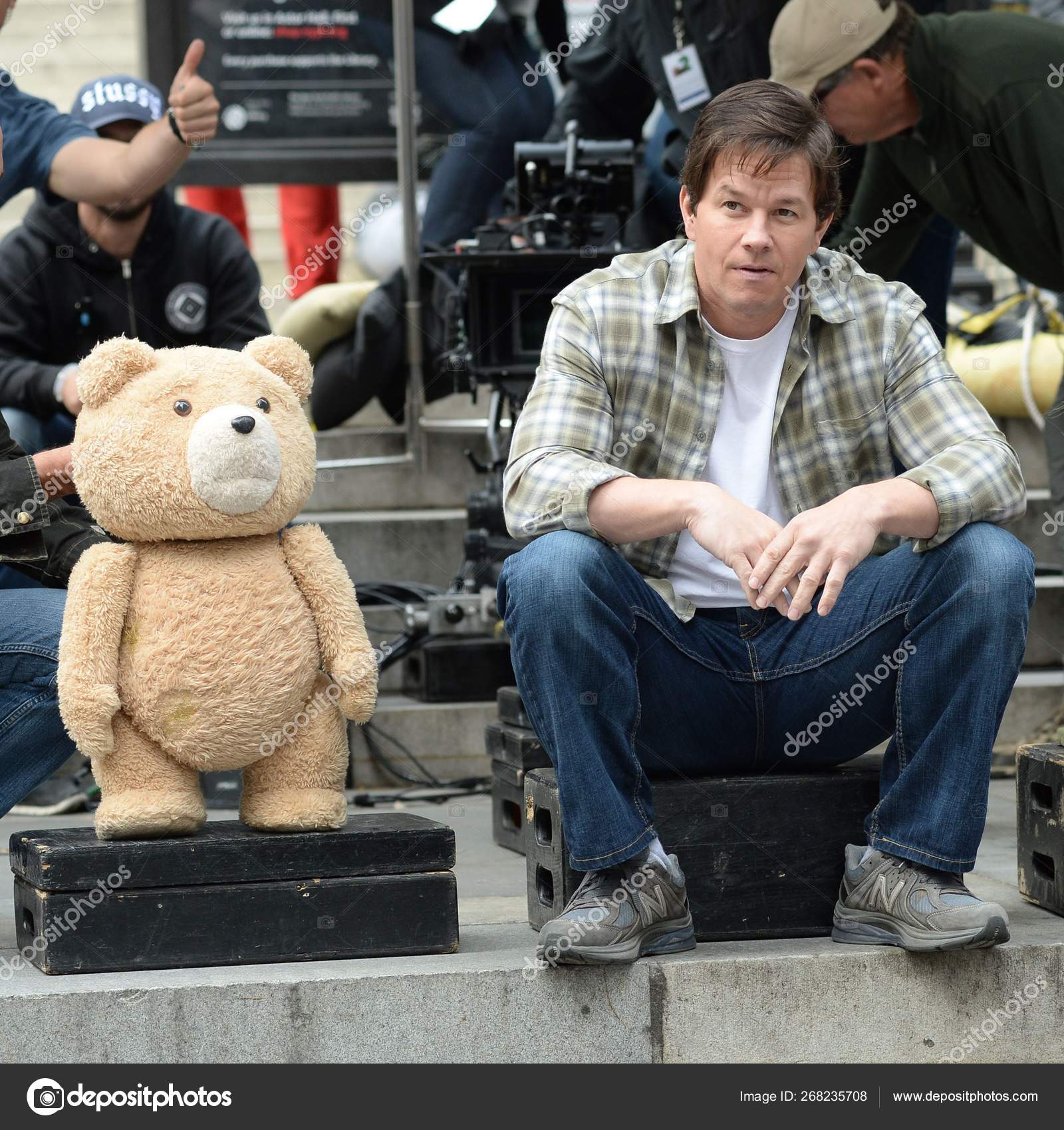 Ted Mark Wahlberg Location Ted Filming Location Midtown Manhattan New ...