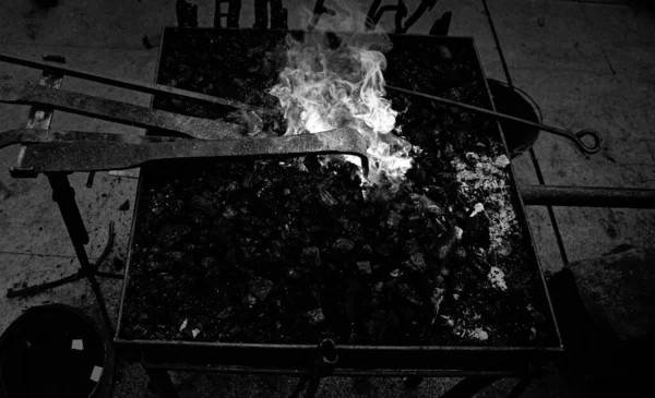 Houtskool strijkijzers Stock Photos, Royalty Free Houtskool ...