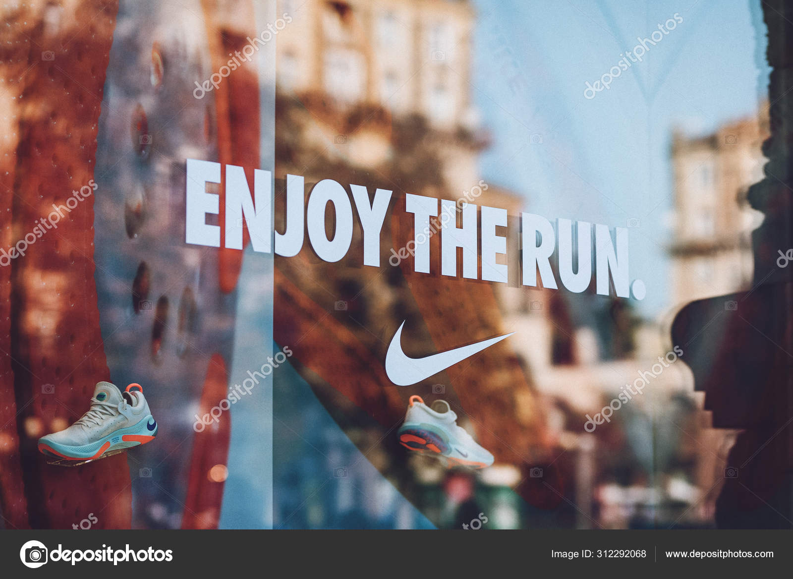 Nike Just Run Logo