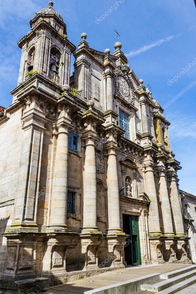 Fachada de San Bartolom iglesia barroca im Pontevedra ciudad 2024