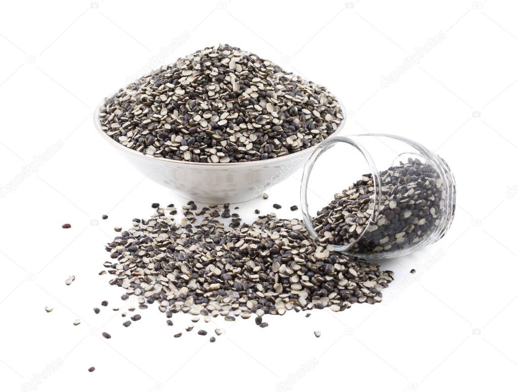 La lenteja negra partida también se conoce como Gramo negro, Urad negro ...