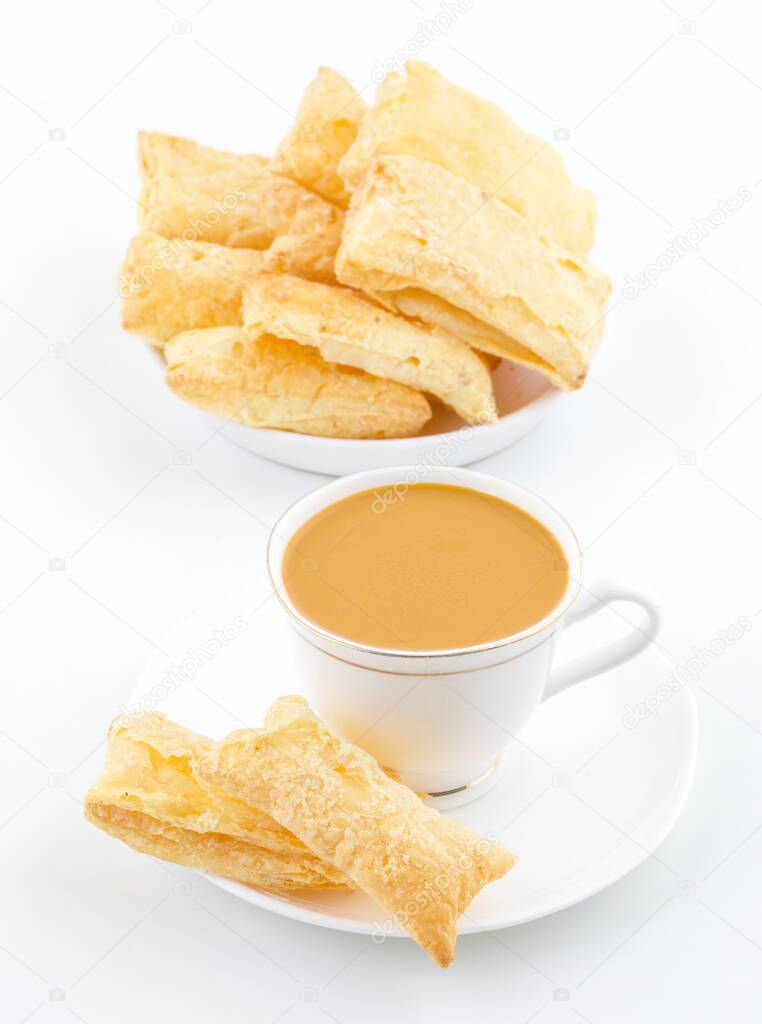 Desayuno de té indio Khari también conocido como Kharee, galletas Khari ...