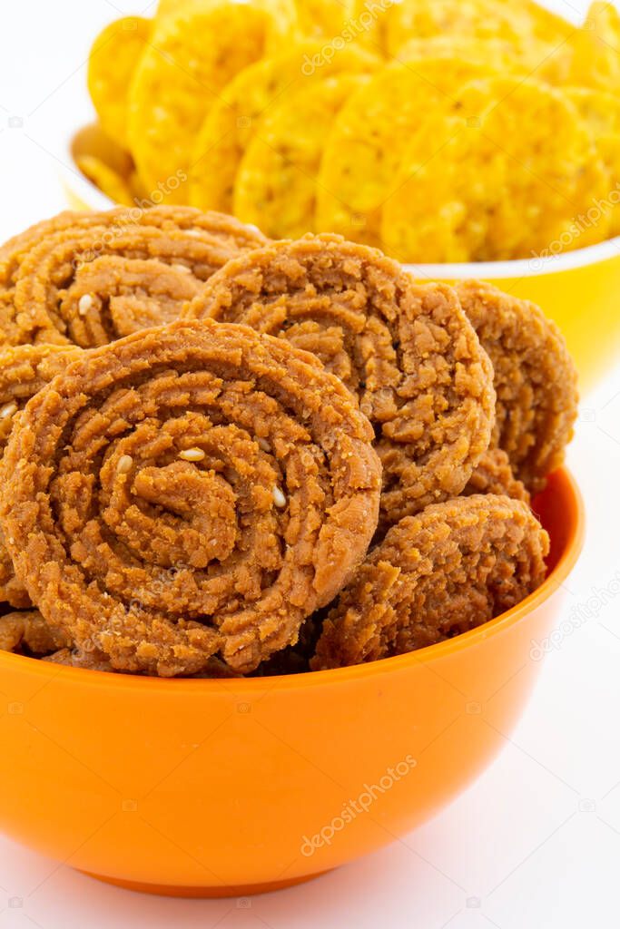 Chakli tradicional indio con Masala Khari, un bocadillo frito crujiente ...