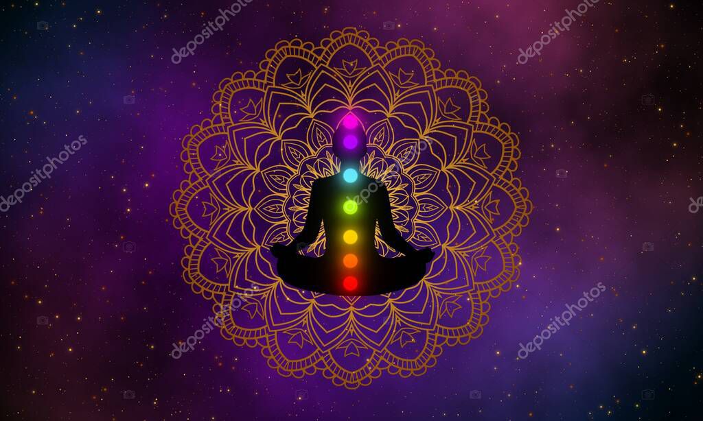 Silueta del hombre de la meditación con siete chakras brillan en ...