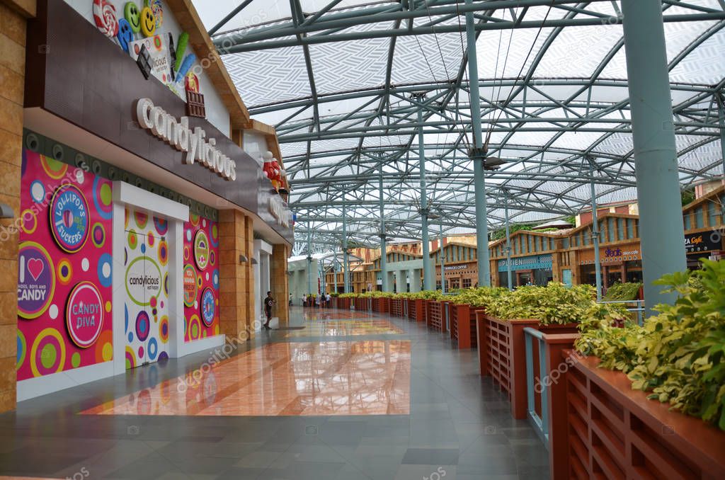SINGAPUR -23 JUN 2018:: Tienda Candylicious en Resorts World Sentosa ...