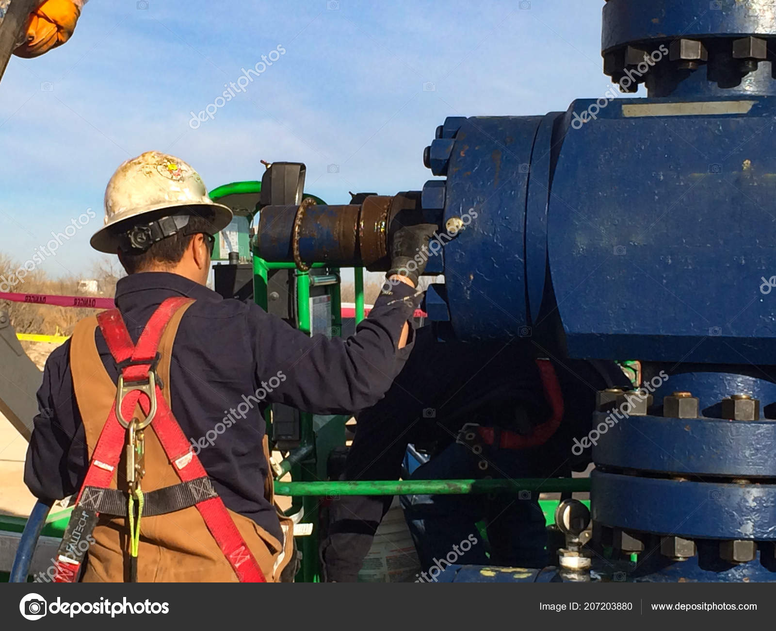 Changing Out Packing Frac Valve — Stock Photo © FerrezFrame #207203880
