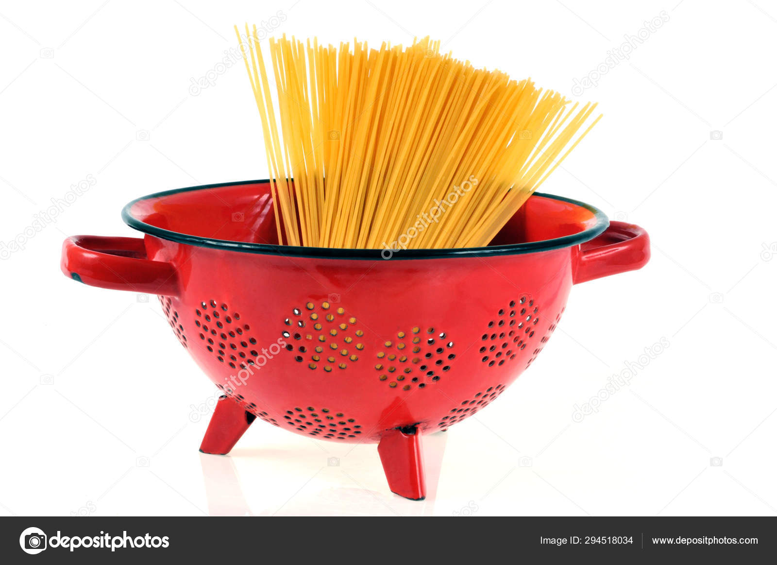 Raw Spaghetti Strainer Red Strainer Closeup White Background — Stock ...