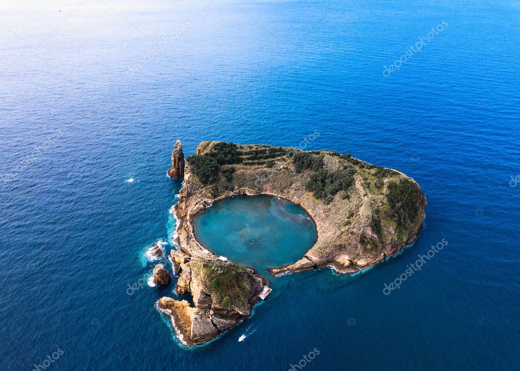 Vista aérea del Islote de Vila Franca do Campo, Azores, Portugal. 2024