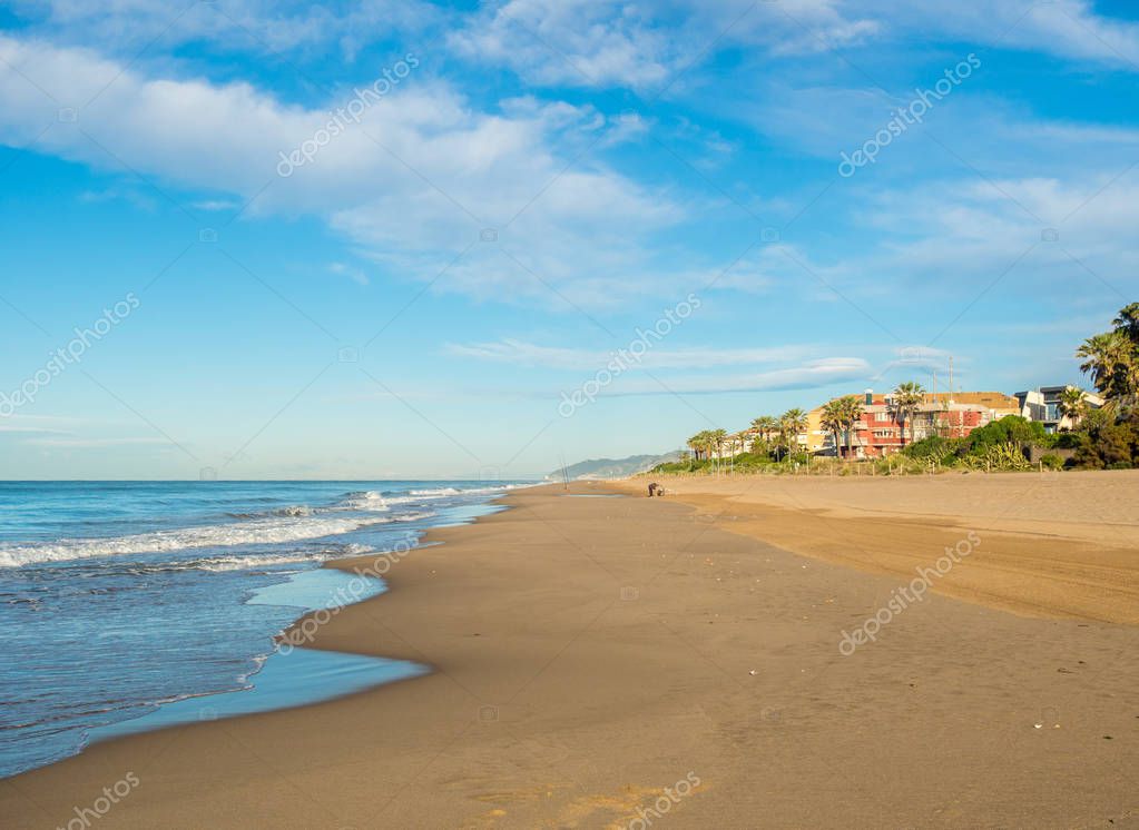 Playa de Gava. Una de las playas de la costa de Barcelona. Con mucho ...