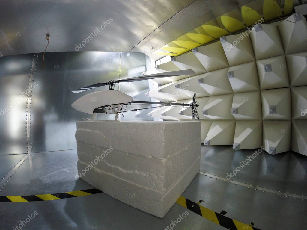 Prueba de compatibilidad electromagn tica con drones de helic ptero ...