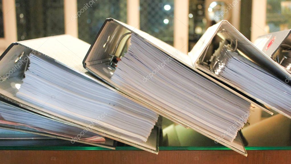 Arco archivos que contienen páginas de documentos, Autoridad, Muchas ...