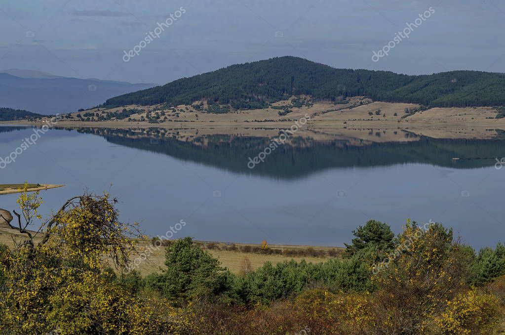Batak complejo de presas en Rodopi montaña Bulgaria 2022