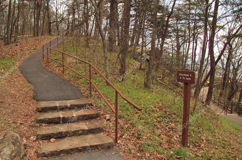 Las ruinas de Fort Lyons, una fortaleza de tierra de la época de la ...