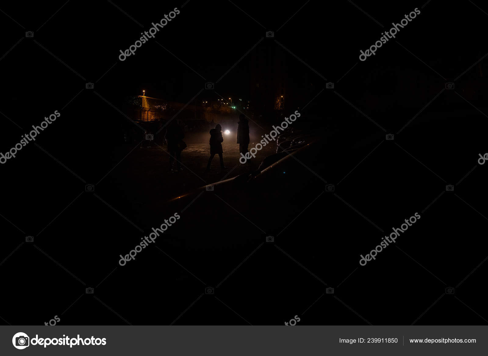 Silhouette Unrecognizable Man Illuminated Headlights Car Dark Night ...