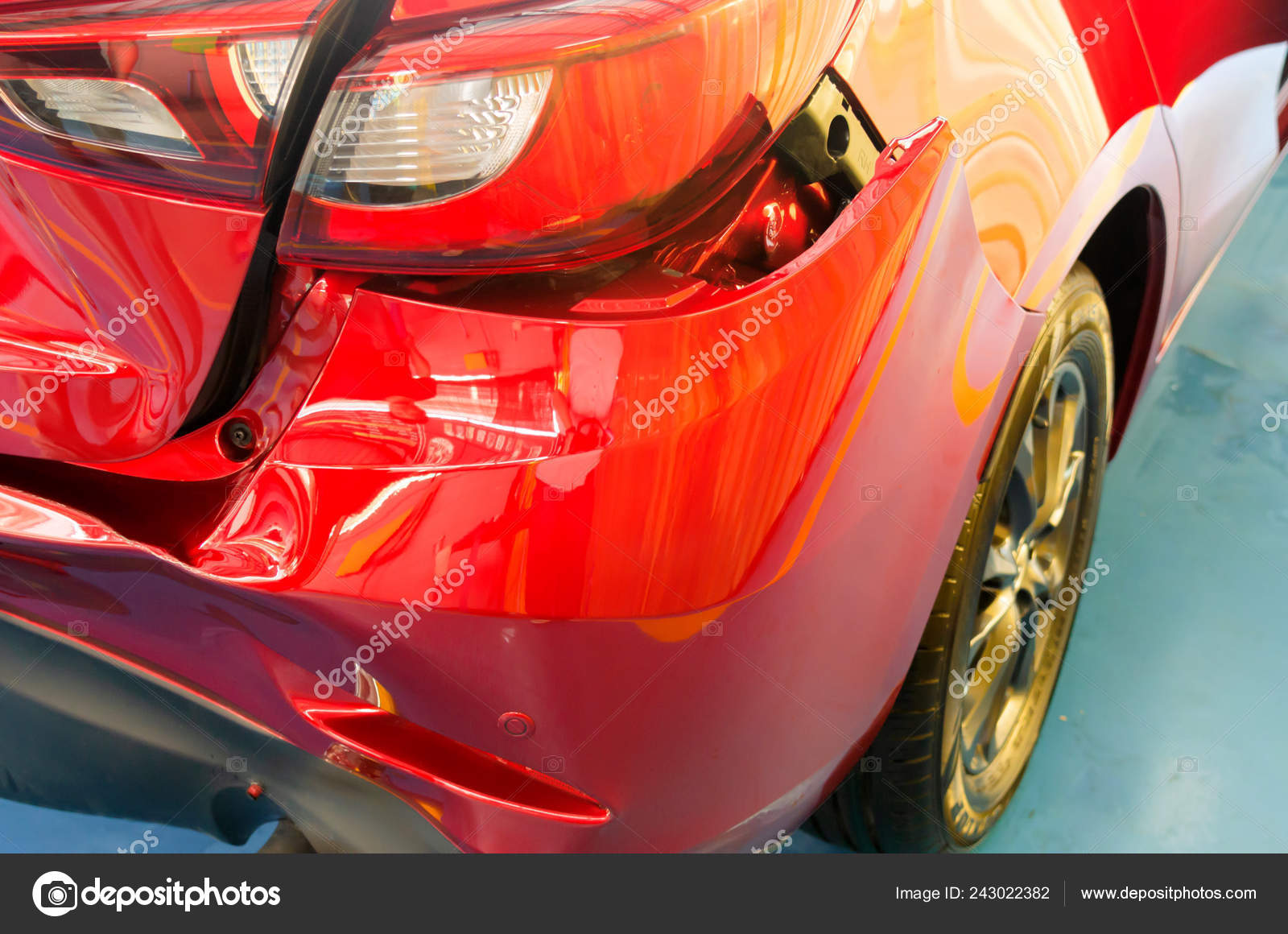 Rear Bumper Tail Lights Red Car Accident Stock Photo by ©aoo8449 243022382