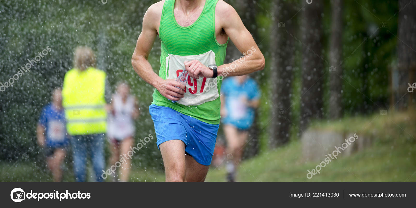Runner Man Running Rain Drops City Marathon — Stock Photo ...