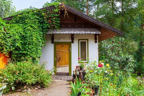 Cute house Stock Photos, Royalty Free Cute house Images | Depositphotos