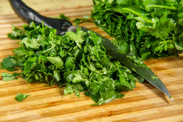 Cilantro picado fotos de stock, imágenes de Cilantro picado sin ...