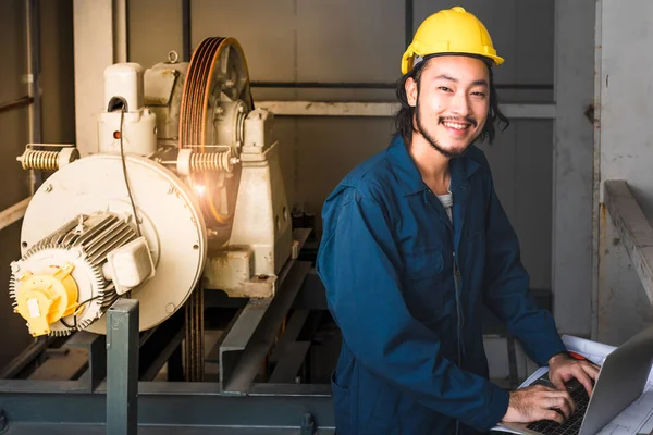 Maintenance engineer at work — Stock Photo © Corepics #2090252