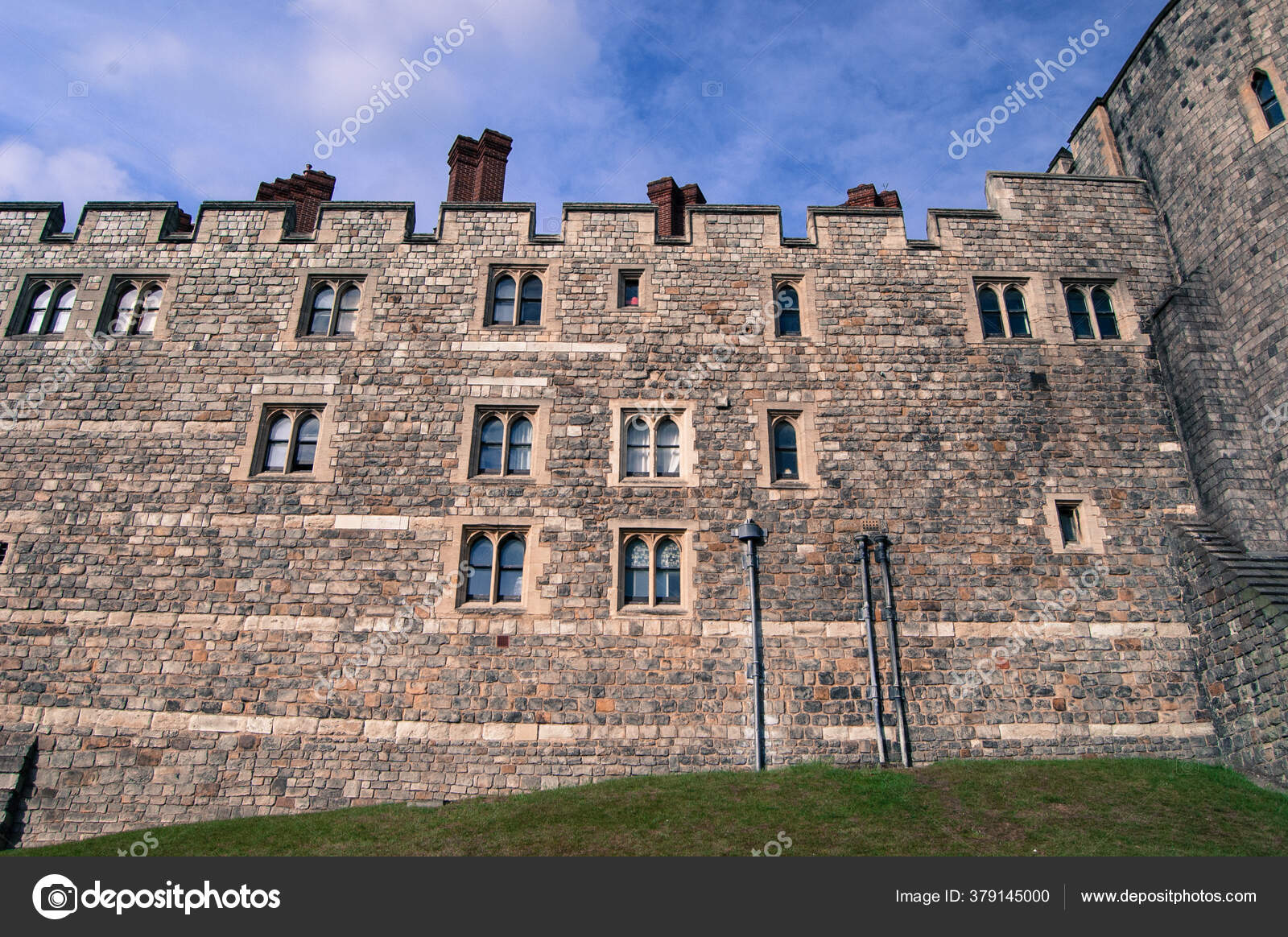 Walls Windsor Royal Castle – Stock Editorial Photo © kozer #379145000