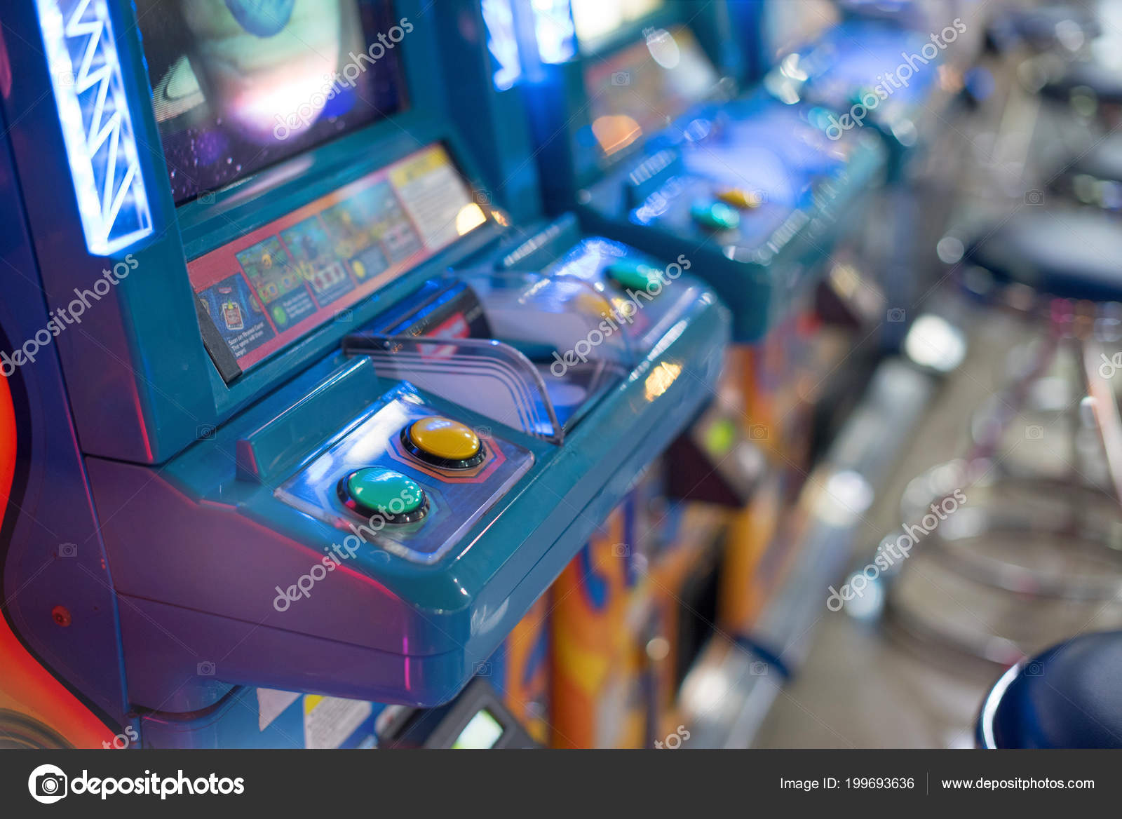 Acade Game Arcade Machine Stock Photo by ©ichzigo 199693636