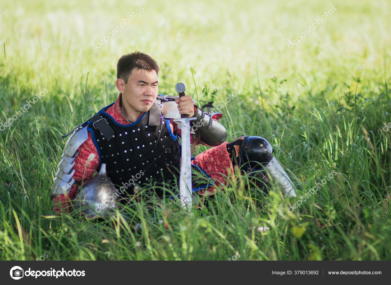Medieval Asian Warrior Armor Resting While Sitting Tall Grass — Stock ...