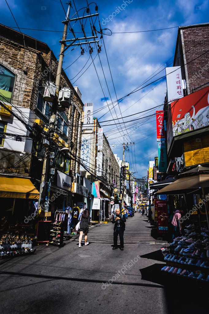 Seúl, Corea del Sur - 15 de mayo de 2017: Ewha Womans University es ...